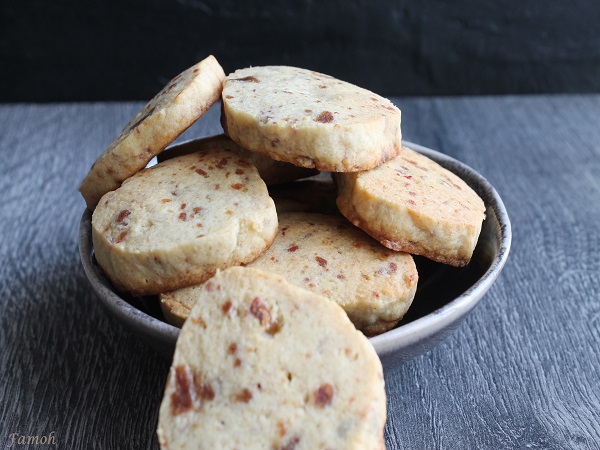 Biscuits aux dattes et amandes - Famoh - Blog culinaire et recettes de ...