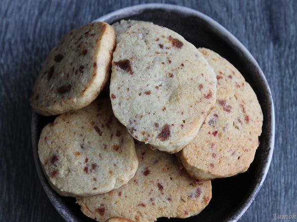 Biscuits aux dattes et amandes - Famoh - Blog culinaire et recettes de ...
