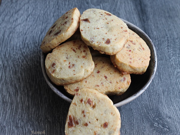 Biscuits aux dattes et amandes - Famoh - Blog culinaire et recettes de ...