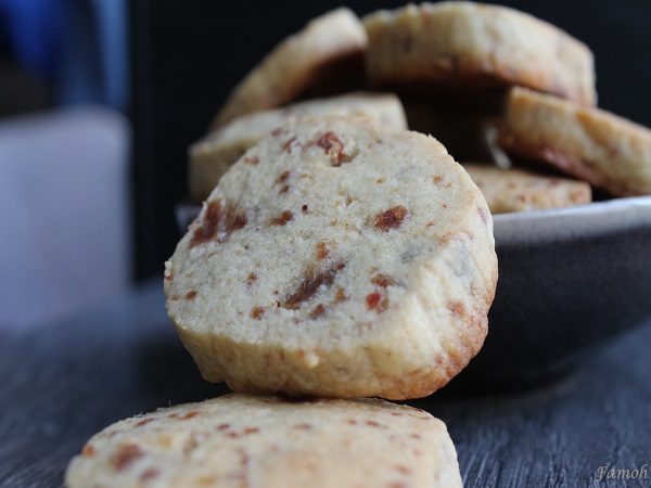Biscuits aux dattes et amandes - Famoh - Blog culinaire et recettes de ...